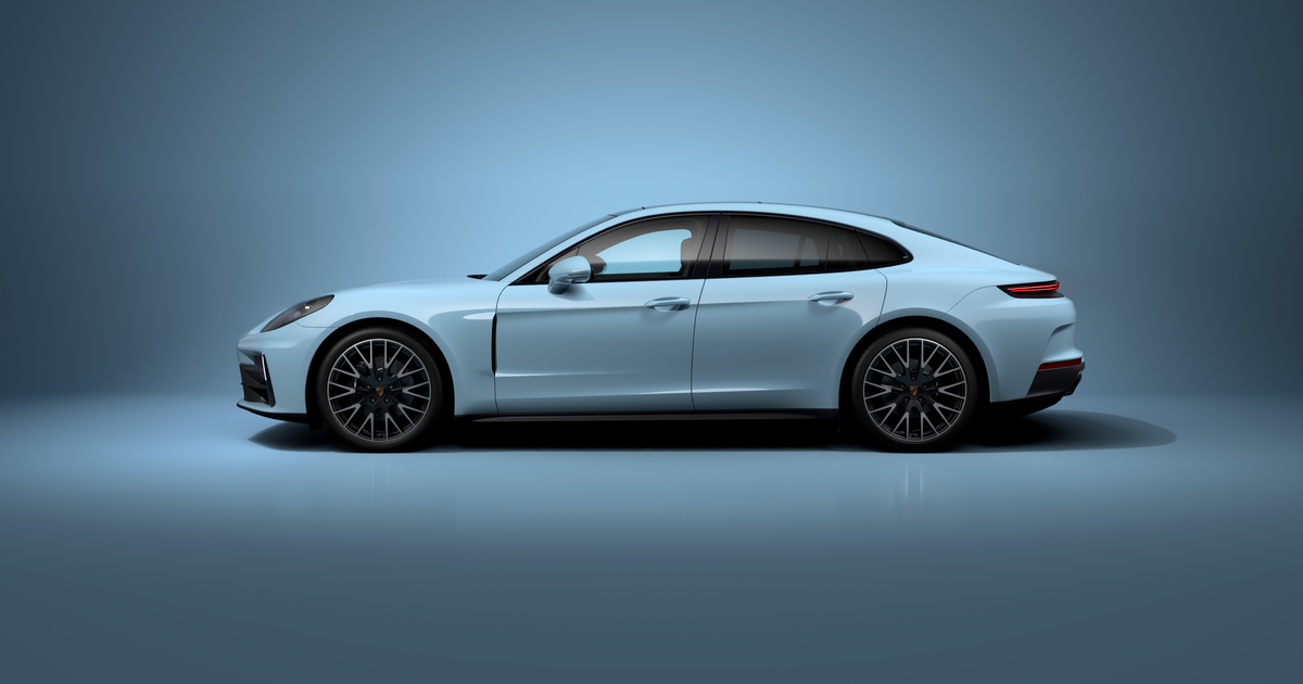 The Porsche Panamera in Gulfblue | Porsche Paint to Sample