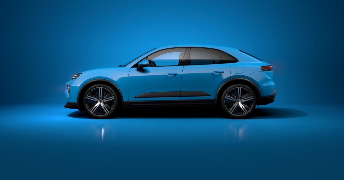 The Porsche Macan in Rivierablue | Porsche Paint to Sample