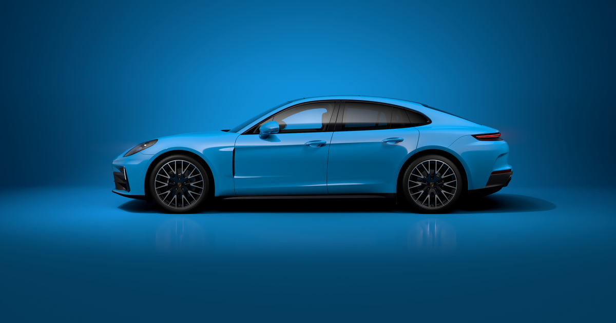 The Porsche Panamera in Rivierablue | Porsche Paint to Sample