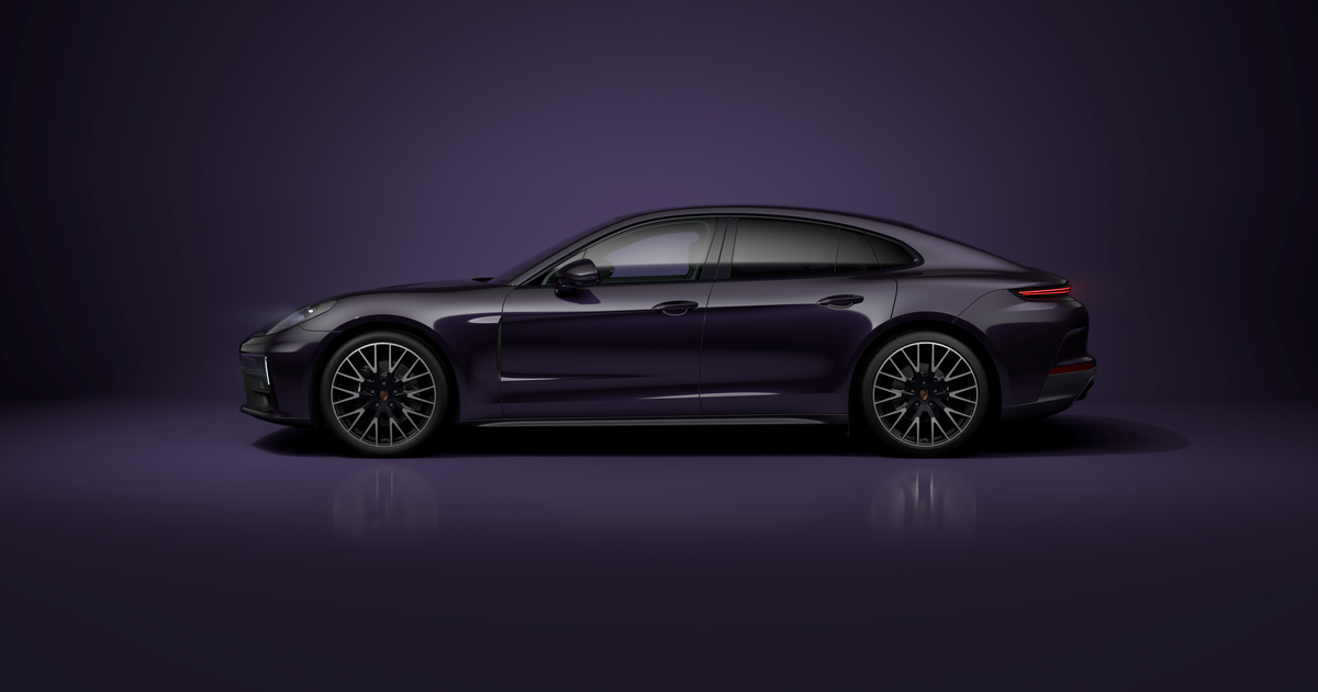 The Porsche Panamera in Violametallic | Porsche Paint to Sample