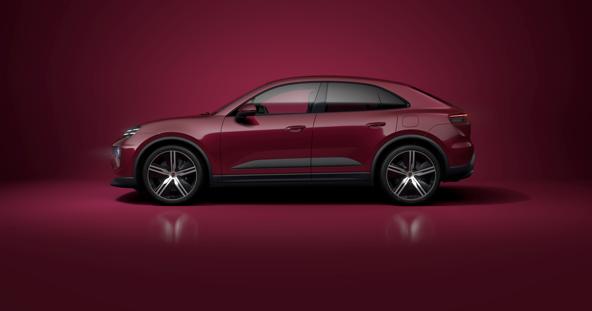 The Porsche Macan in Arenaredmetallic | Porsche Paint to Sample