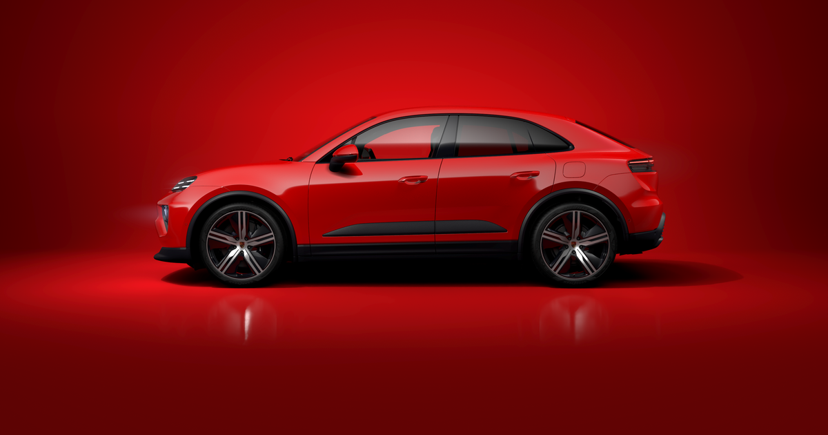 The Porsche Macan in Absolutered | Porsche Paint to Sample