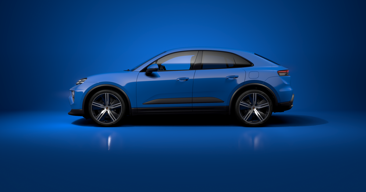 The Porsche Macan in Voodooblue | Porsche Paint to Sample